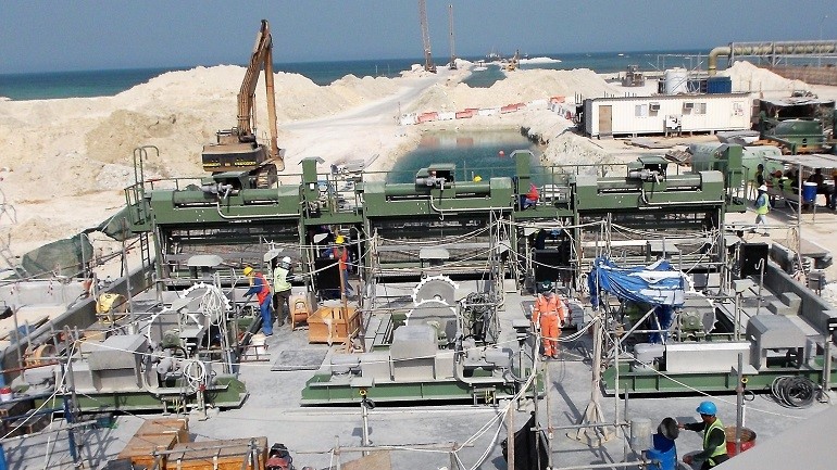 Geiger® Cable-Operated Bar Screen & Geiger® Centre-Flow Travelling Band ...